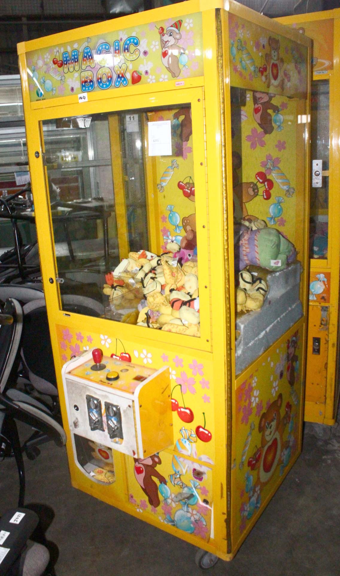 Claw Machine - Claw Machine | HMR Shop N' Bid