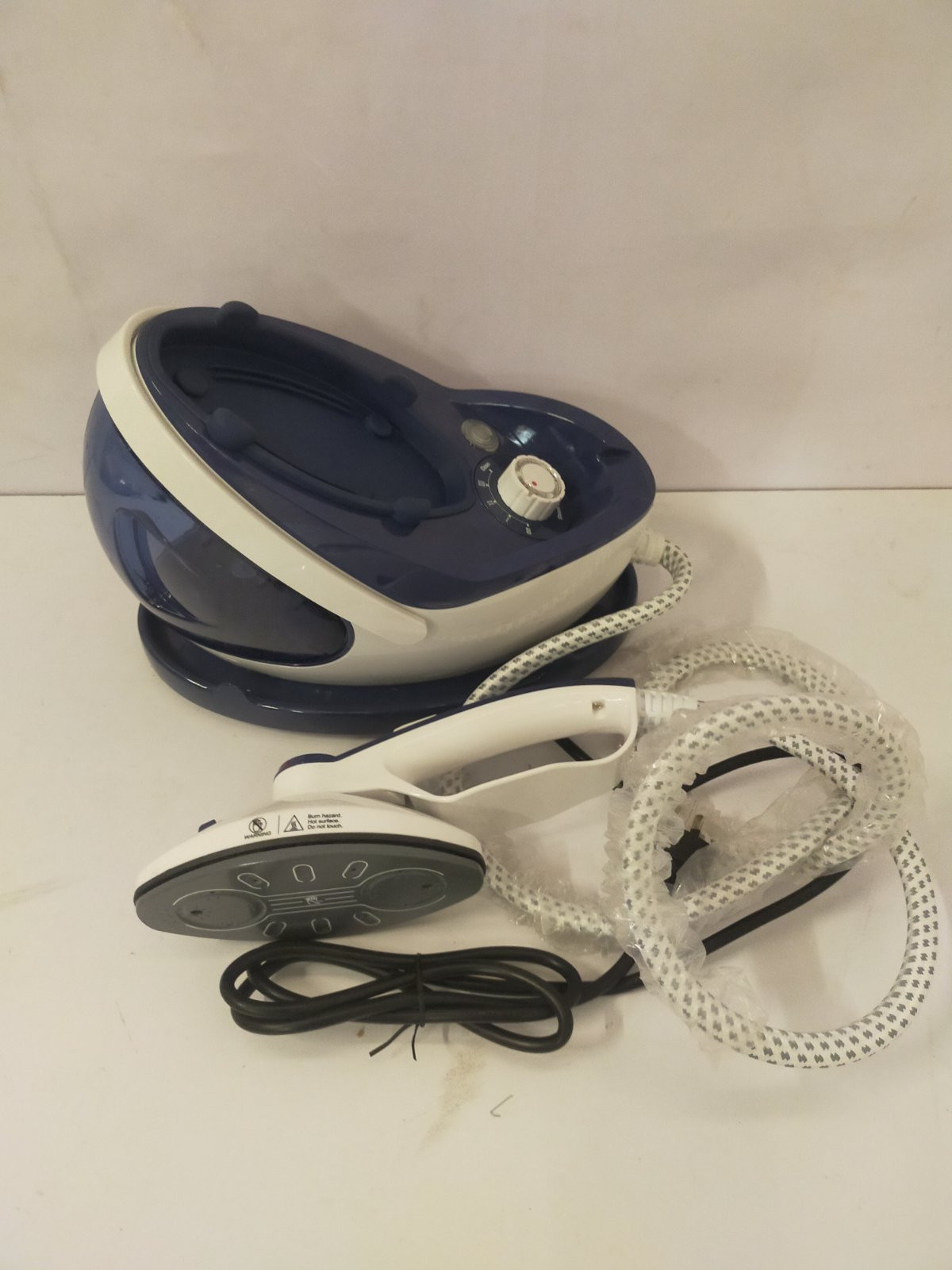 2-IN-1 Steam Iron - 2-IN-1 Steam Iron | HMR Shop N' Bid