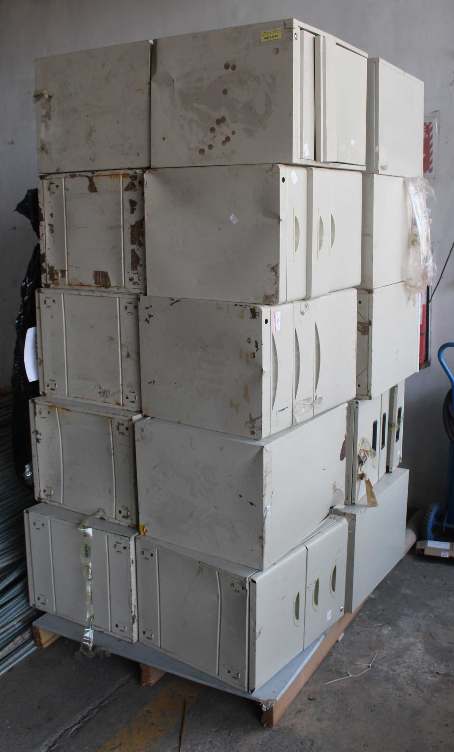 Pedestal / 20pcs as 1 Pallet - Pedestal / 20pcs as 1 Pallet | HMR Shop ...
