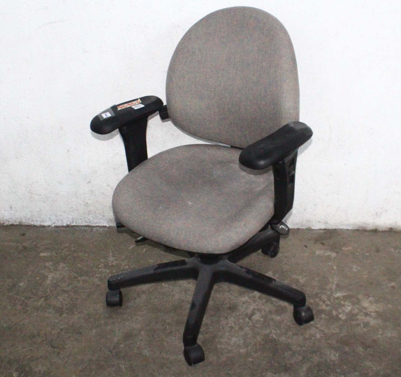 Office Chair (This lot is subject to Import Duties And Vat with ...
