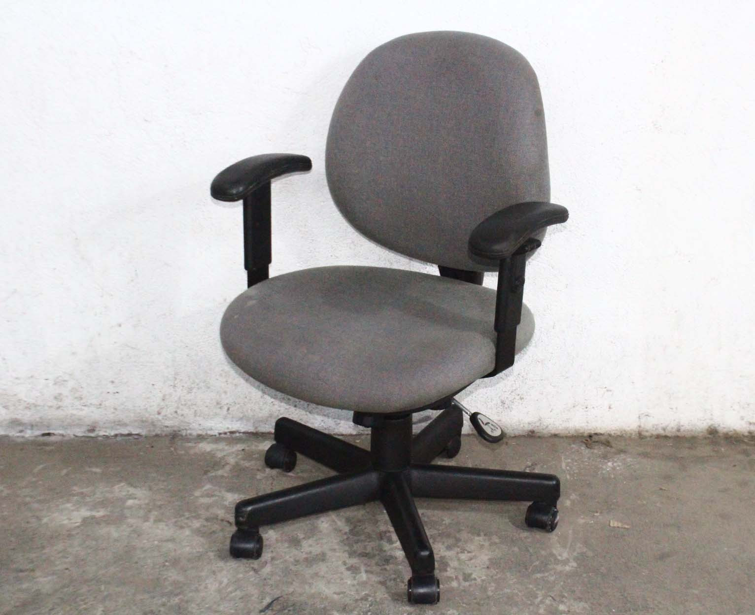 Office Chair (This lot is subject to Import Duties And Vat with ...