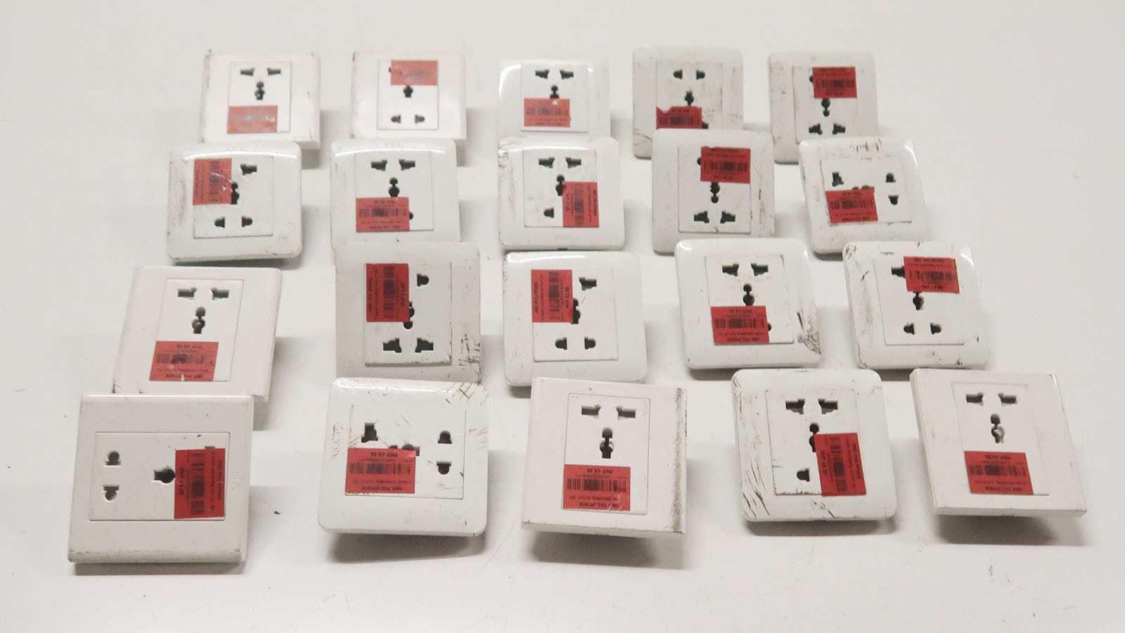 Universal Outlet / 20 Pcs. As 1 Lot - Universal Outlet / 20 Pcs. As 1 ...