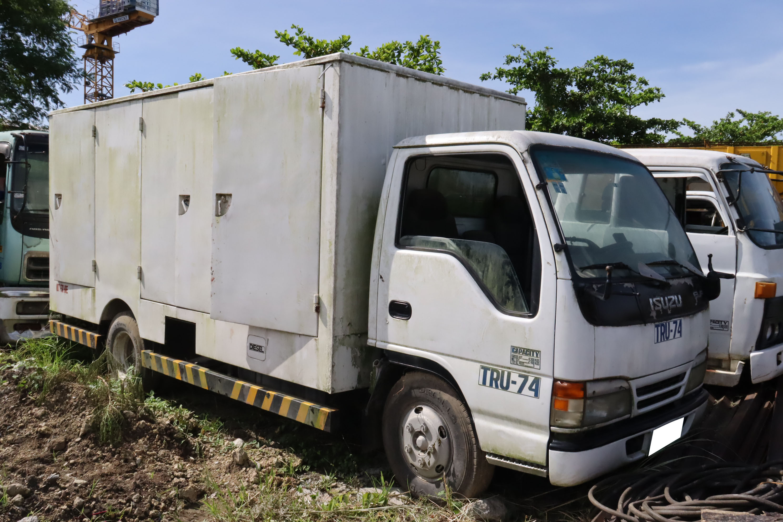 1999 Isuzu ELF 4X2 6W Close Van Truck | 1 Unit - 1999 Isuzu ELF 4X2 6W ...