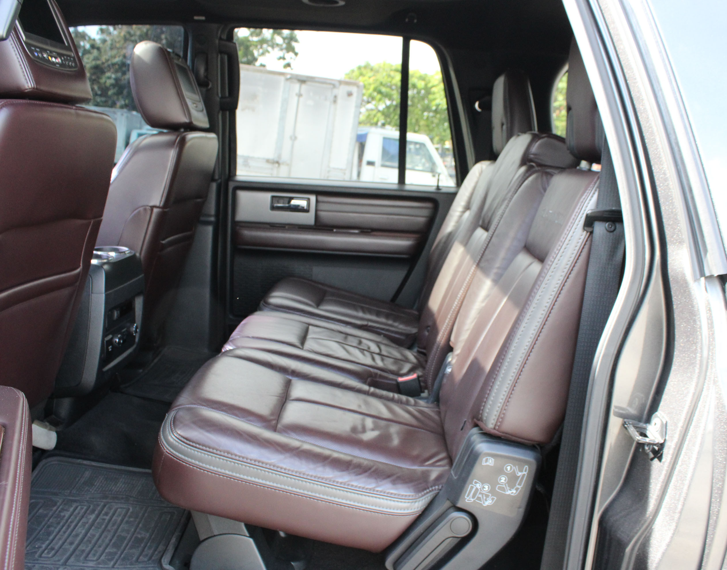 2016 Ford Expedition 4x4 EL - 2016 Ford Expedition 4x4 EL | HMR Shop N' Bid