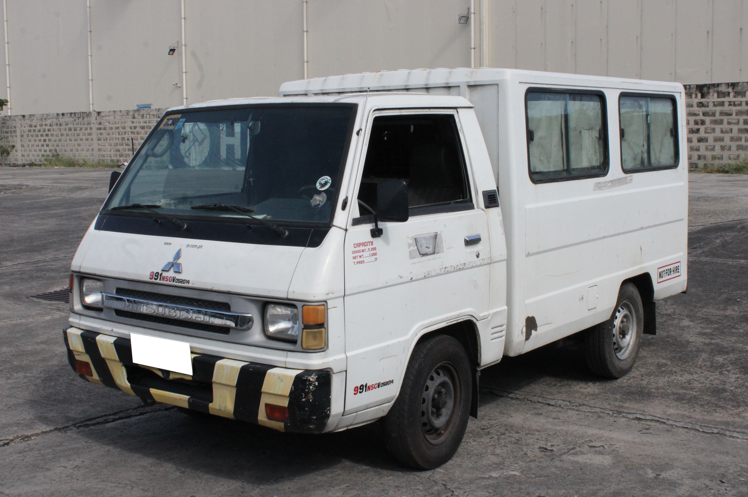 2016 Mitsubishi L300 - 2016 Mitsubishi L300 | HMR Shop N' Bid