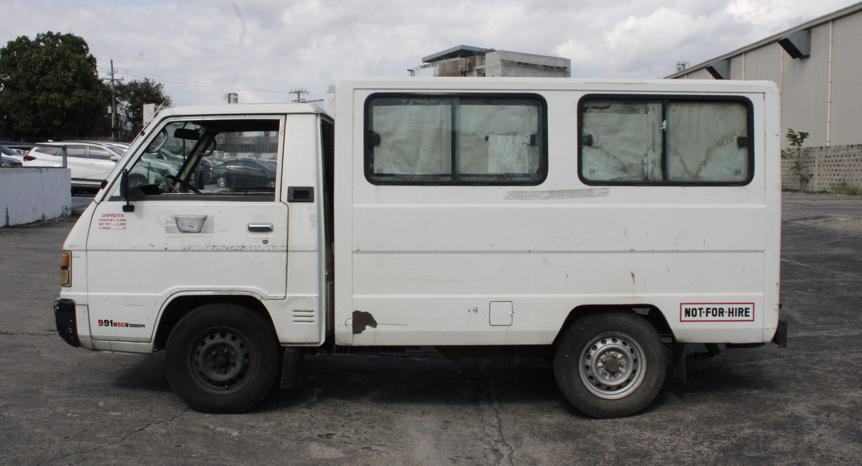 2016 Mitsubishi L300 - 2016 Mitsubishi L300 | HMR Shop N' Bid