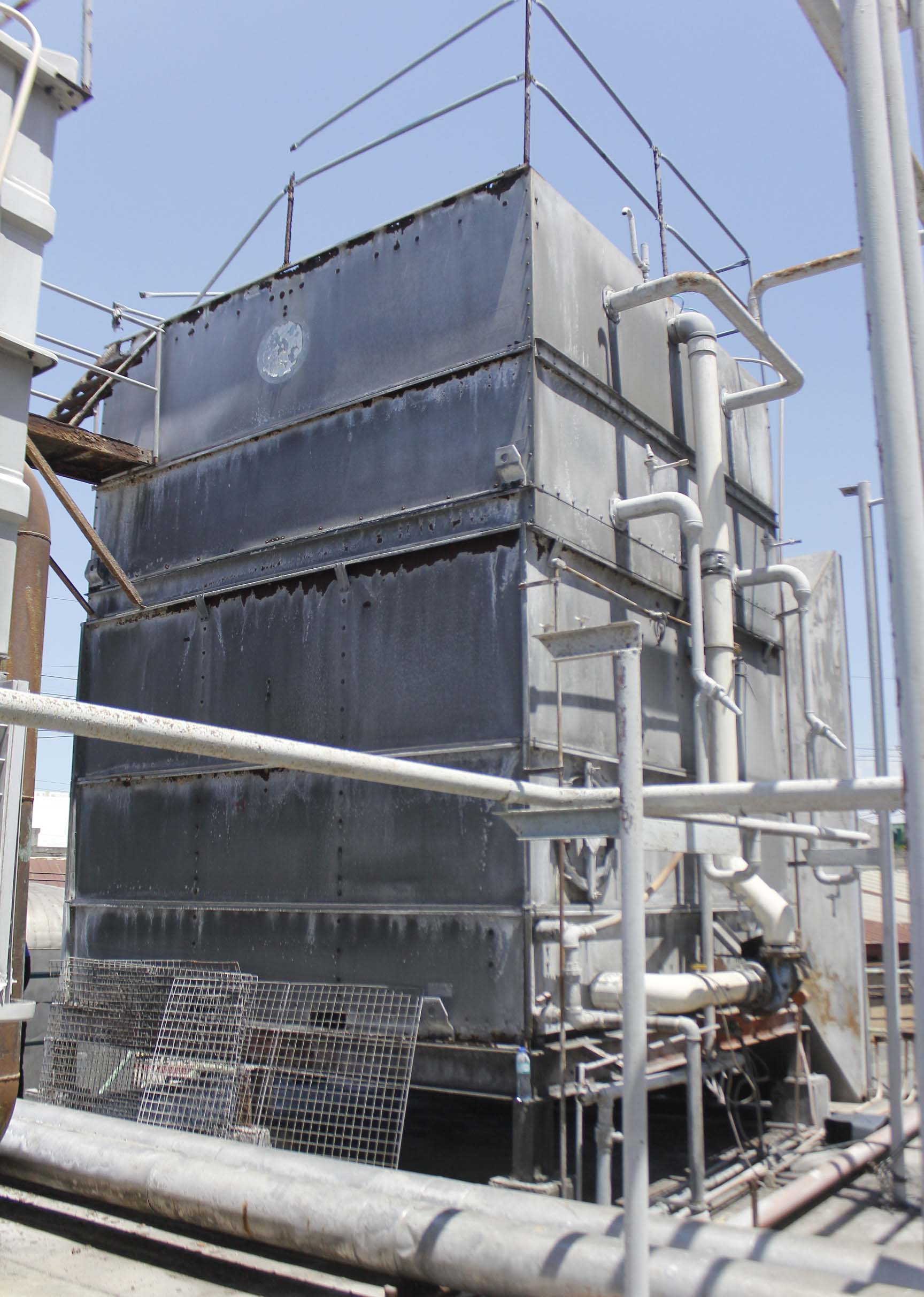 Cooling Tower System with Heat Exchanger Tank and Pump Motors - Cooling ...