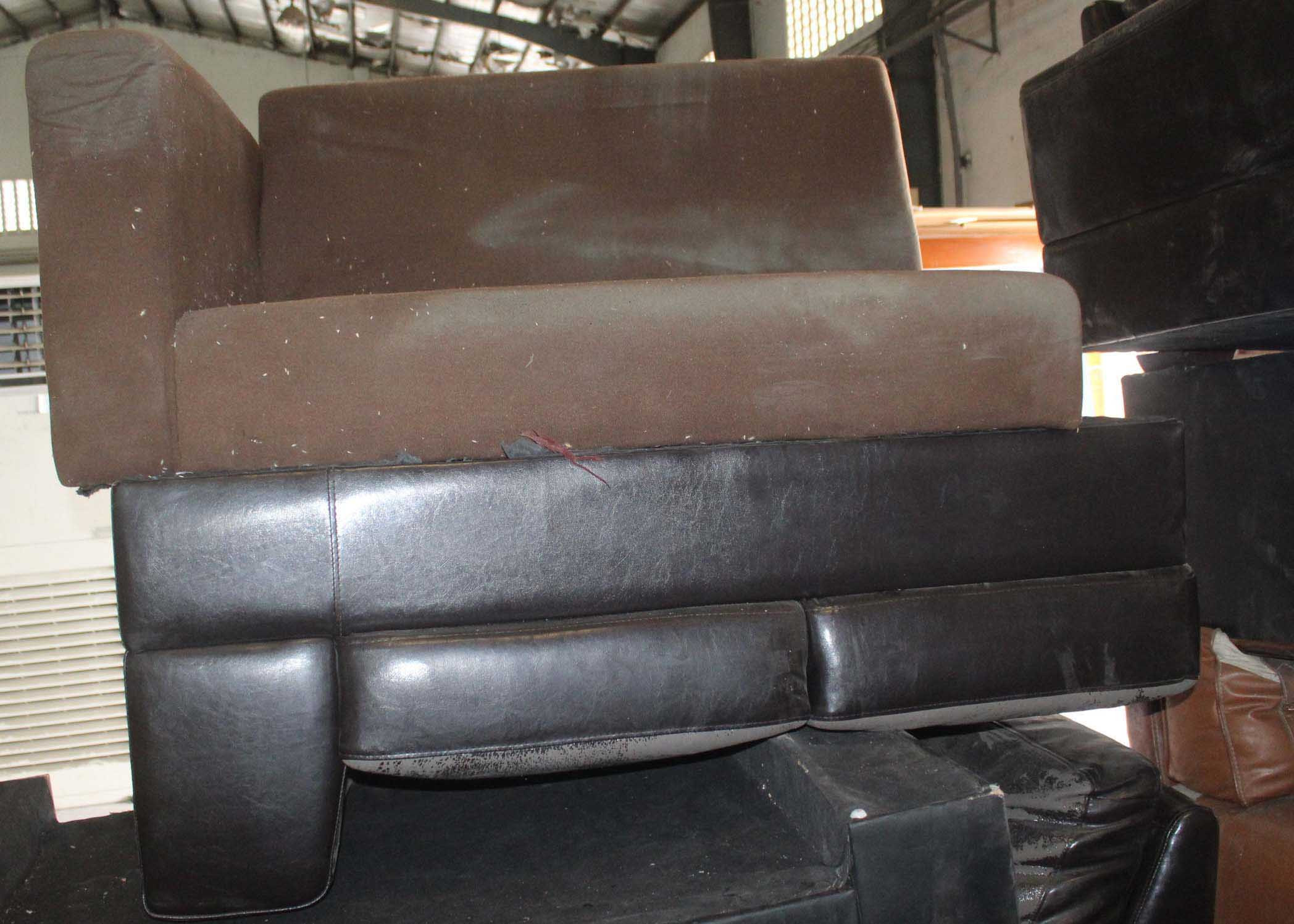 Assorted Leather Sofa (2 Pallets) - Assorted Leather Sofa (2 Pallets ...