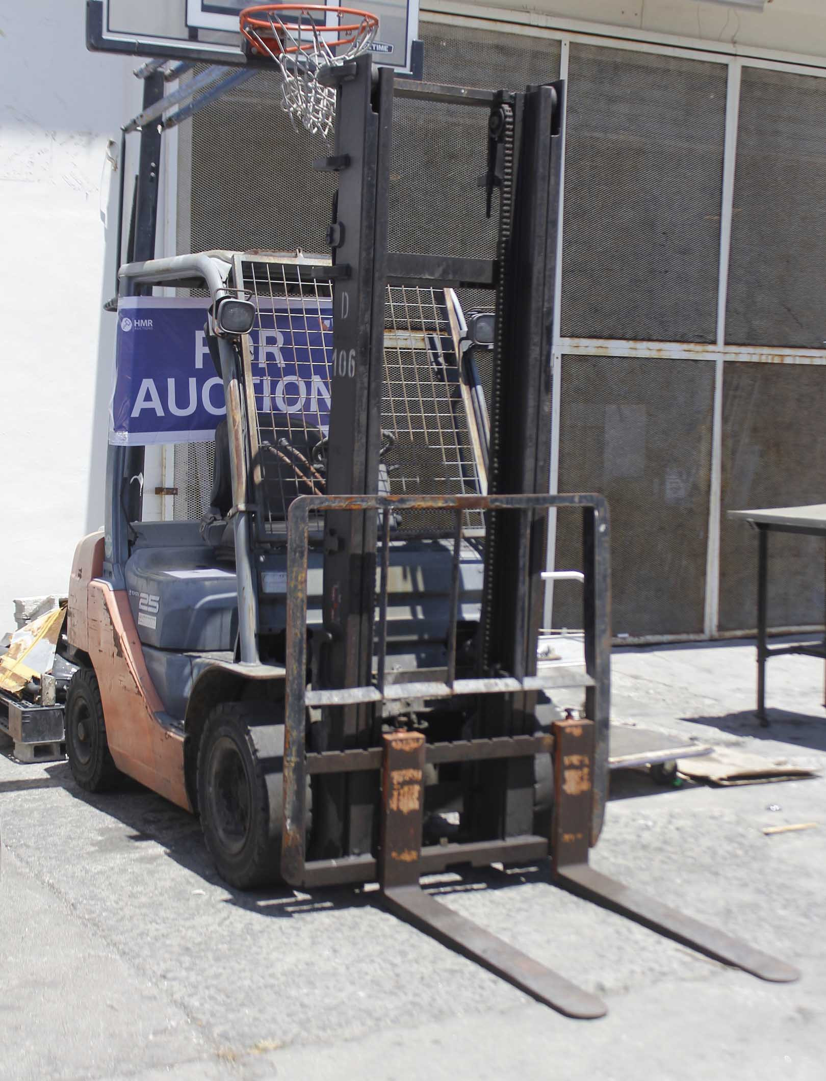 Toyota Forklift 62-8FD25 — Lot 4 | HMR Shop N' Bid