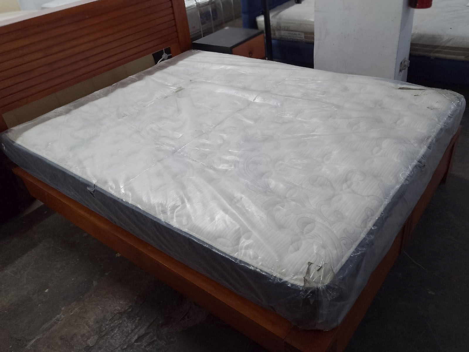 Deep Sleeper Mattress Bed | HMR Shop N' Bid