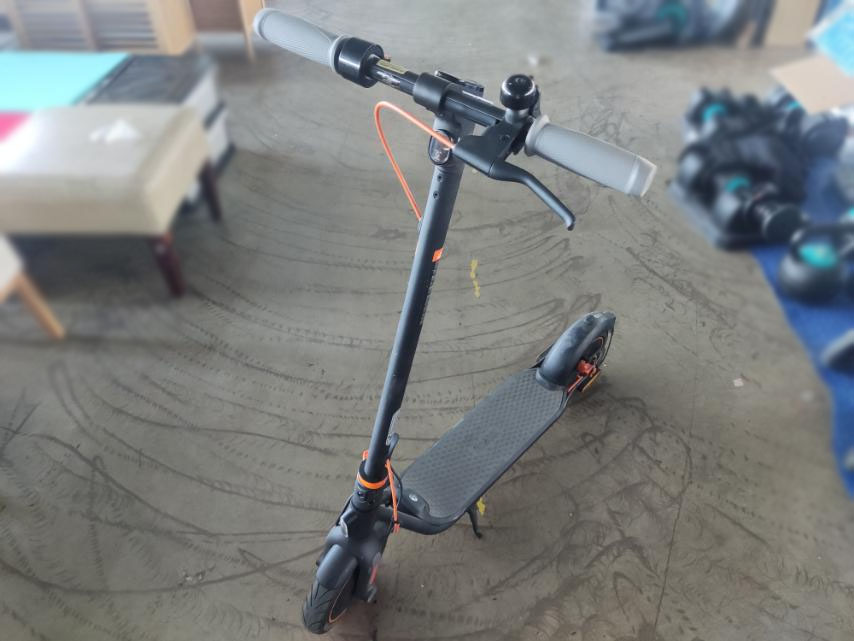 Segway Ninebot F40A Electric Kickscooter | HMR Shop N' Bid