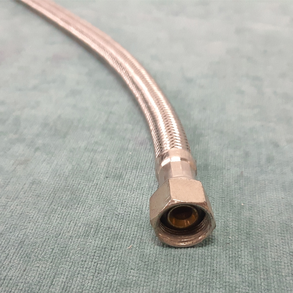 Lotus Water Connector 3/8X1/2X18IN | HMR Shop N' Bid