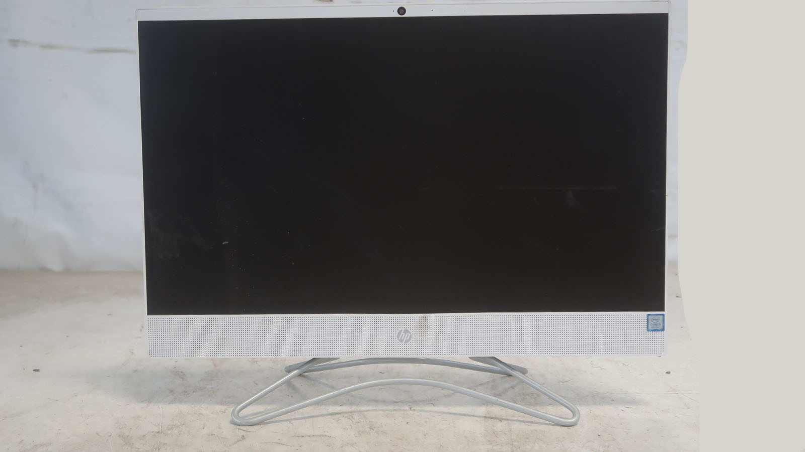 Hp All In One PC TPC-0046-24 — Lot 11 | HMR Shop N' Bid
