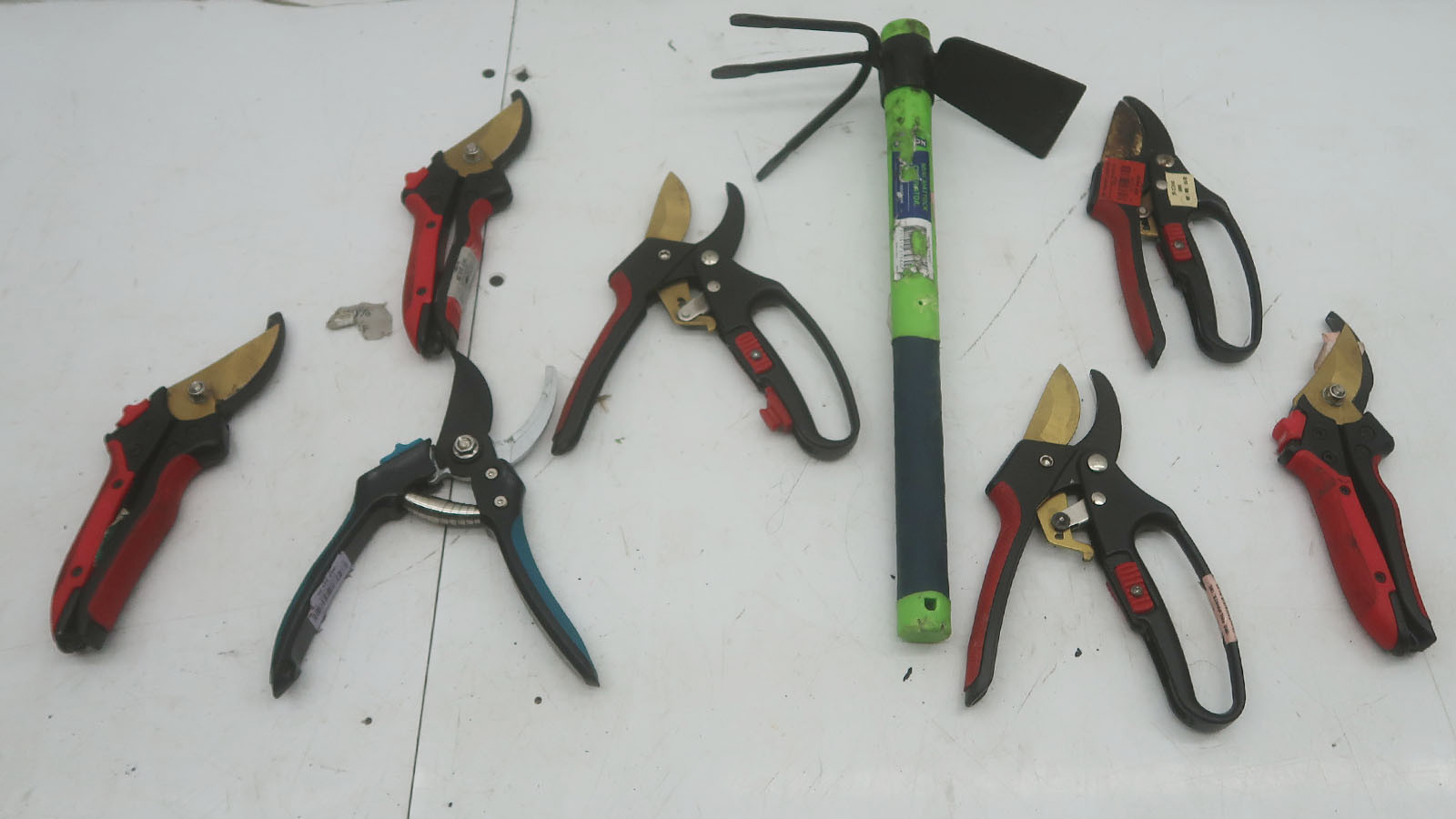 Trojan Pruner And Saxon Mini Mattock Cultivator/8Pcs As 1 Lot - Trojan ...