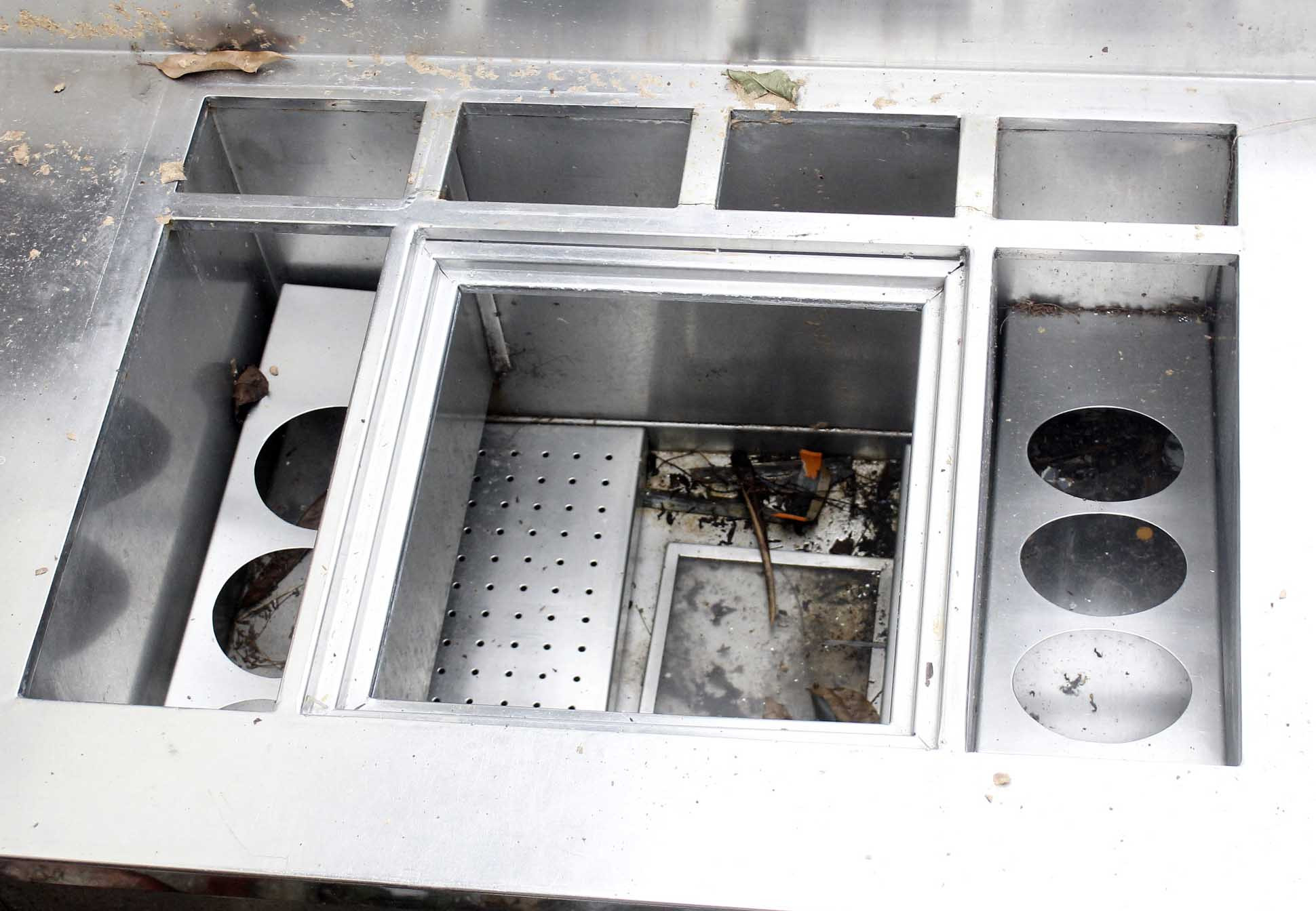 Stainless Steel Counter Ice Chest with Wash Sink — Lot 2 | HMR Shop N' Bid