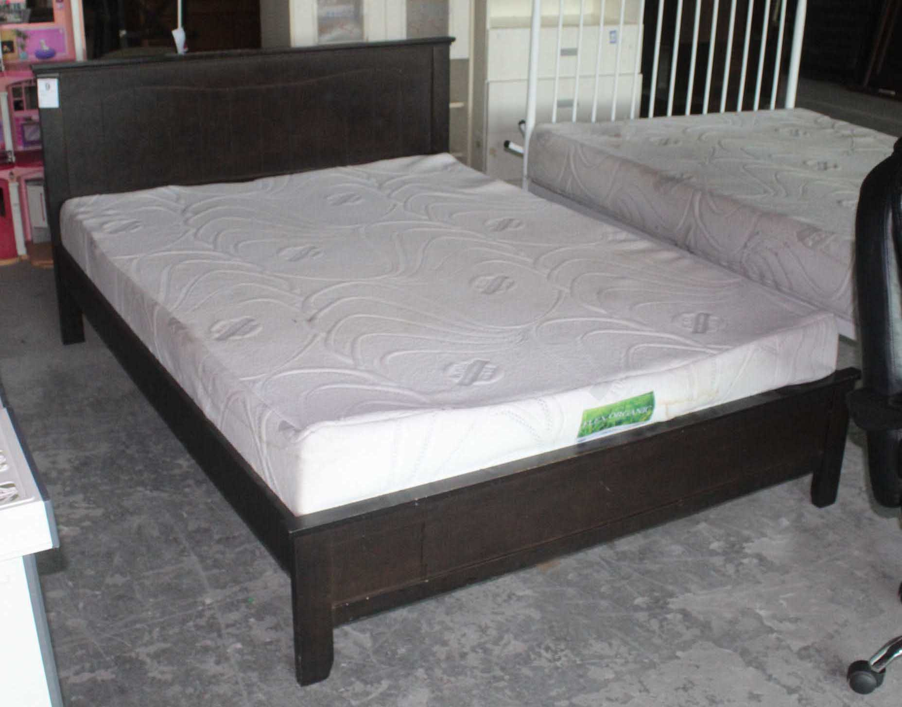 Queen Size Wooden Bed Frame with Mattress Set - Queen Size Wooden Bed ...