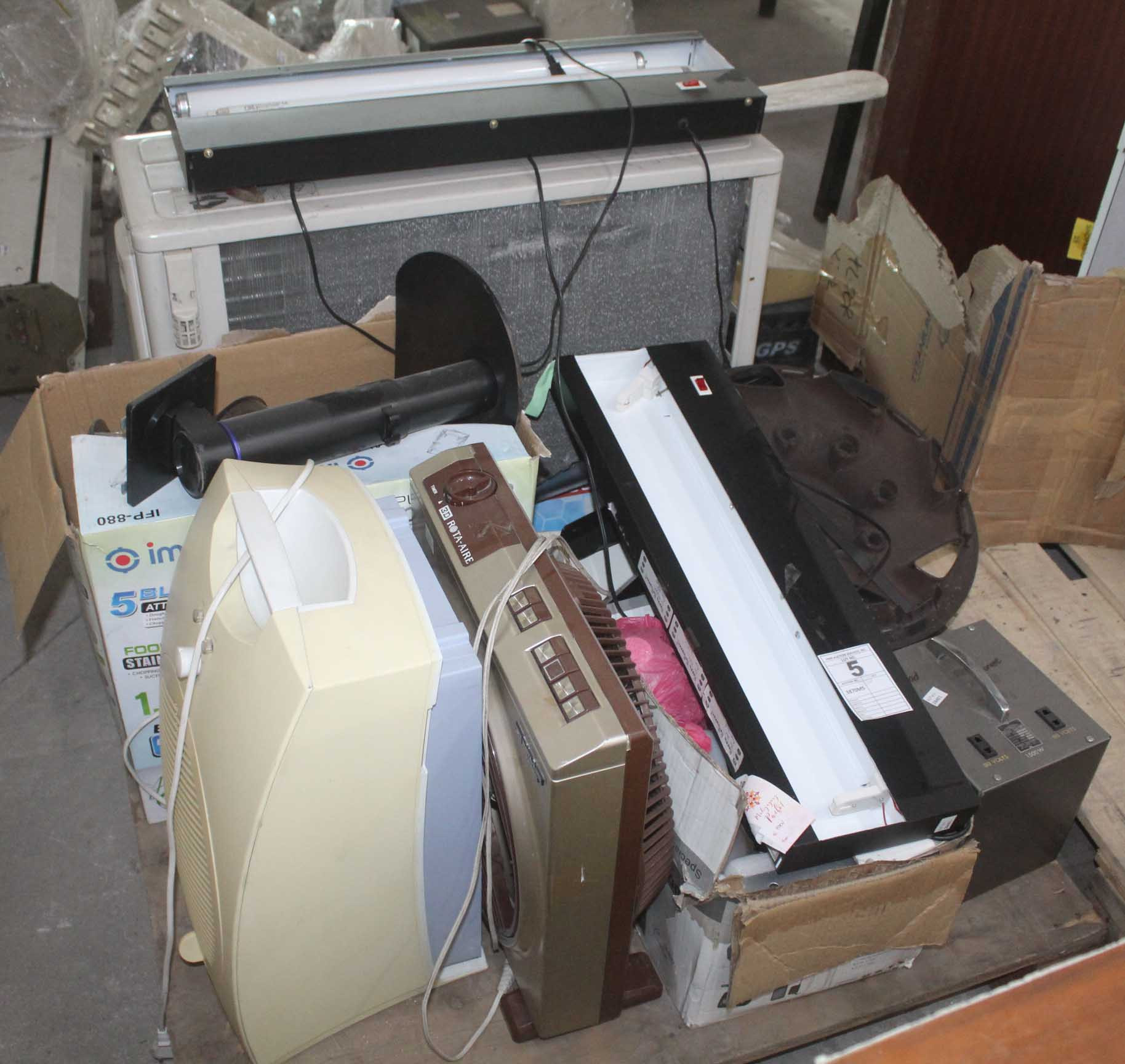 Box Fan, Aircon Outdoor Unit, Humidifier, AVR And Assorted Items / 1 ...