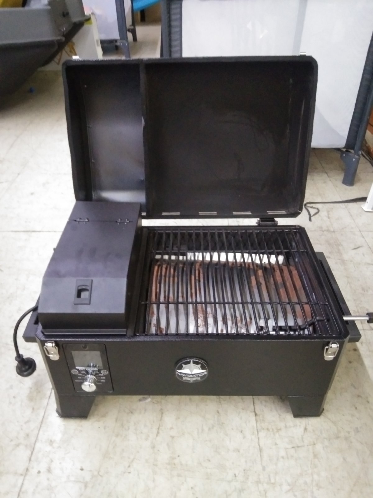 Pit Boss PB150PPS Navigator Portable Wood Pellet Grill | HMR Shop N' Bid