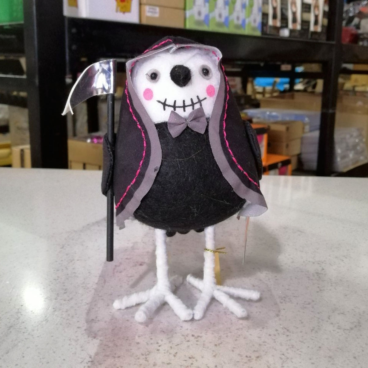Hyde & Eek Featherly Friends X-Ray | HMR Shop N' Bid