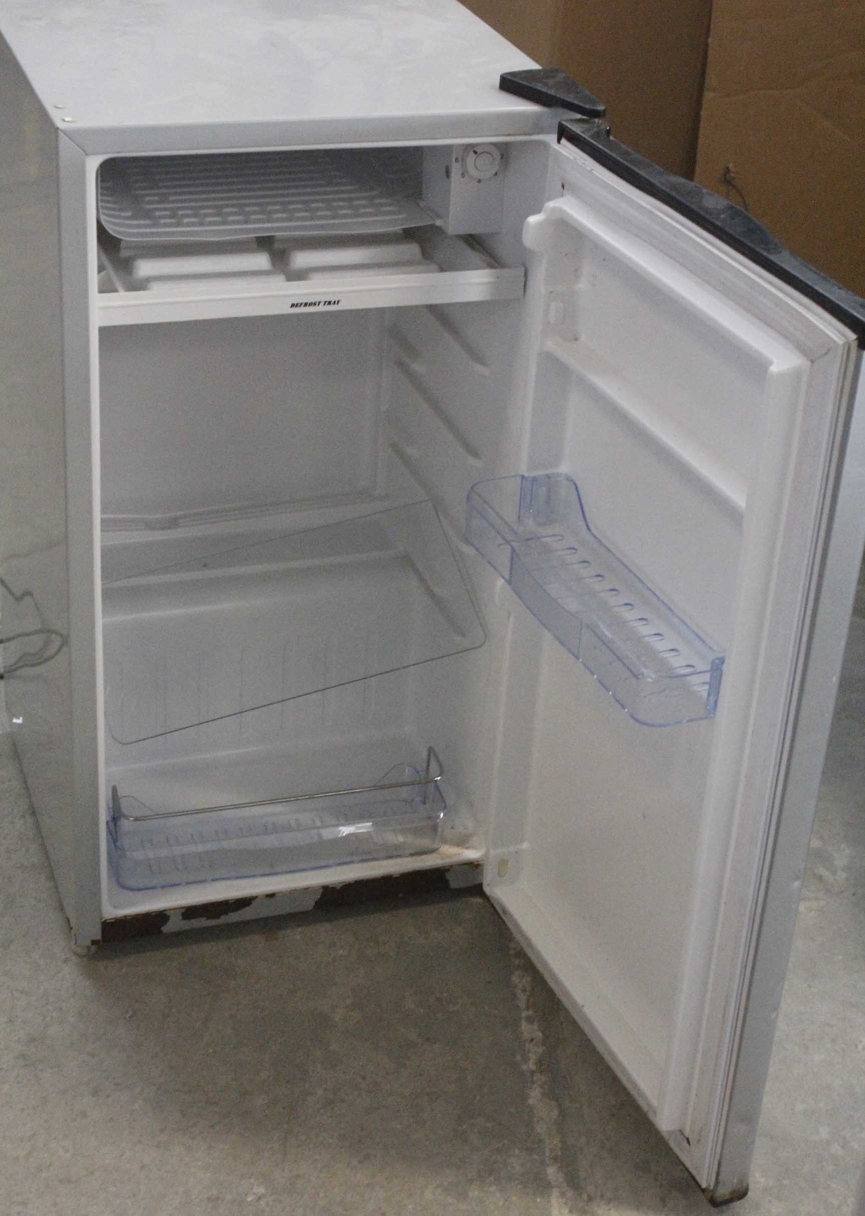 HANABISHI 3.3 cu. ft. Single Door Personal Refrigerator HASREF-33 — Lot ...