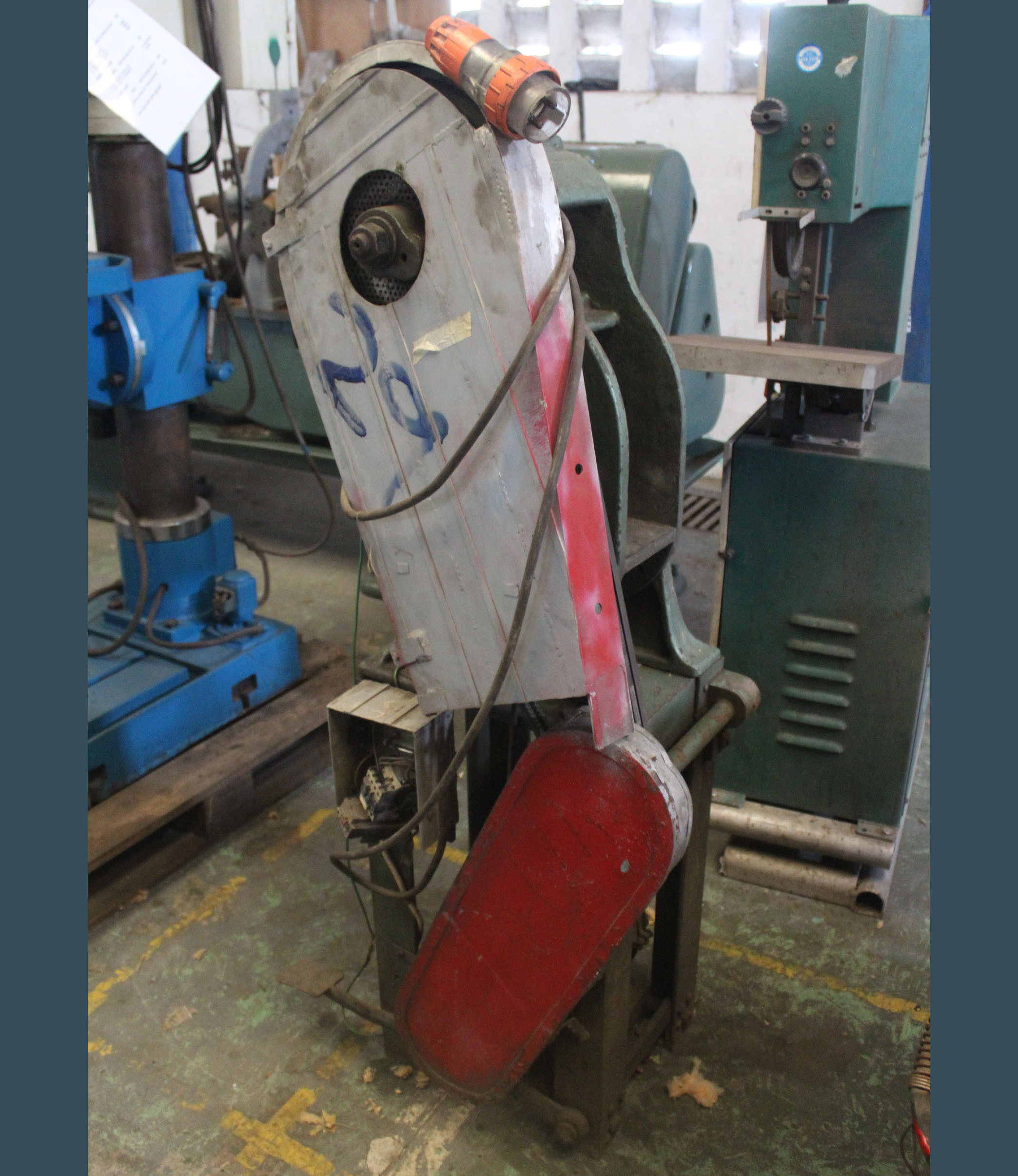 Vertex Vertical Bandsaw - Vertex Vertical Bandsaw | HMR Shop N' Bid
