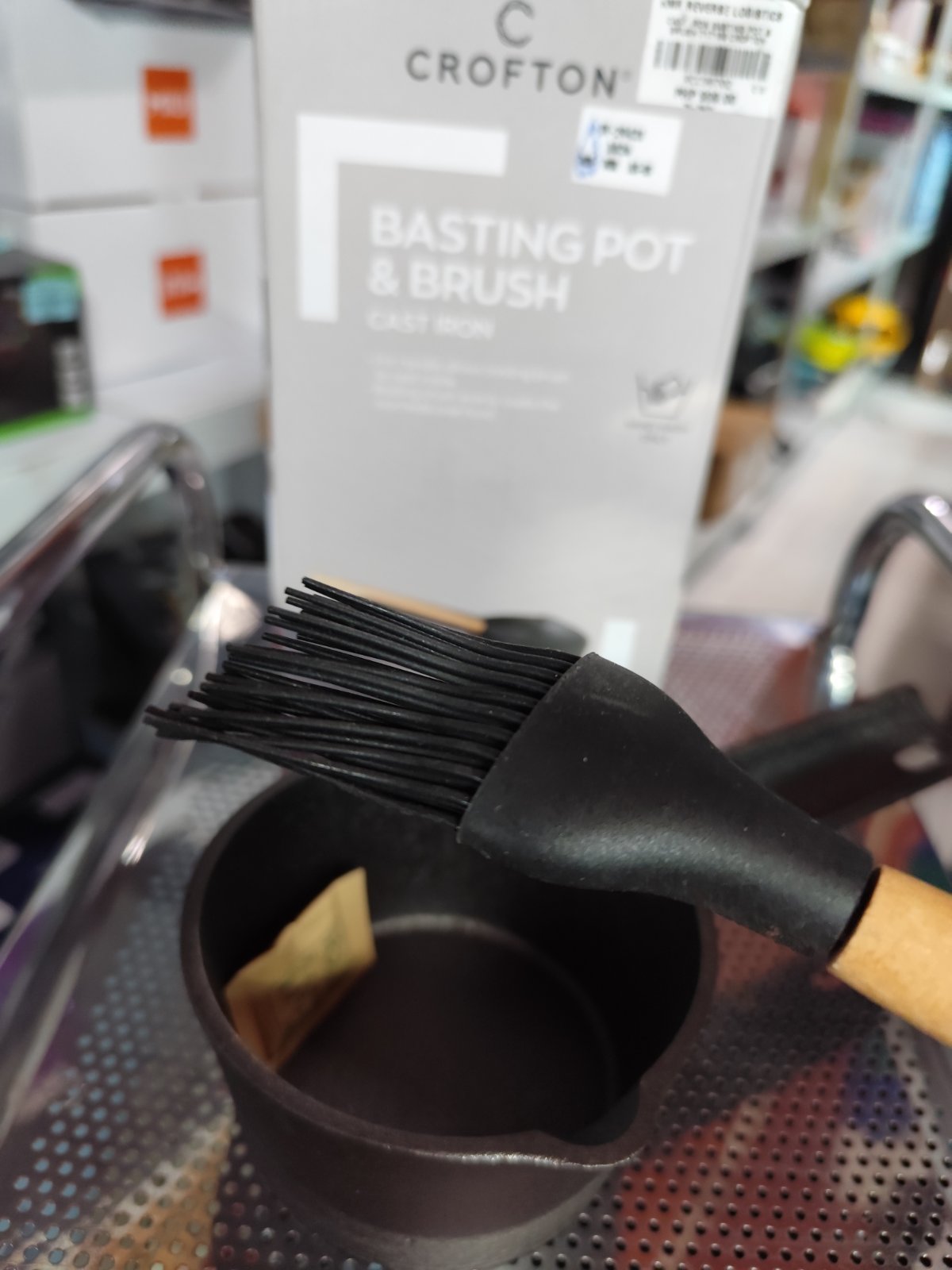 Crofton Cast Iron Basting Pot and Brush 717159 | HMR Shop N' Bid