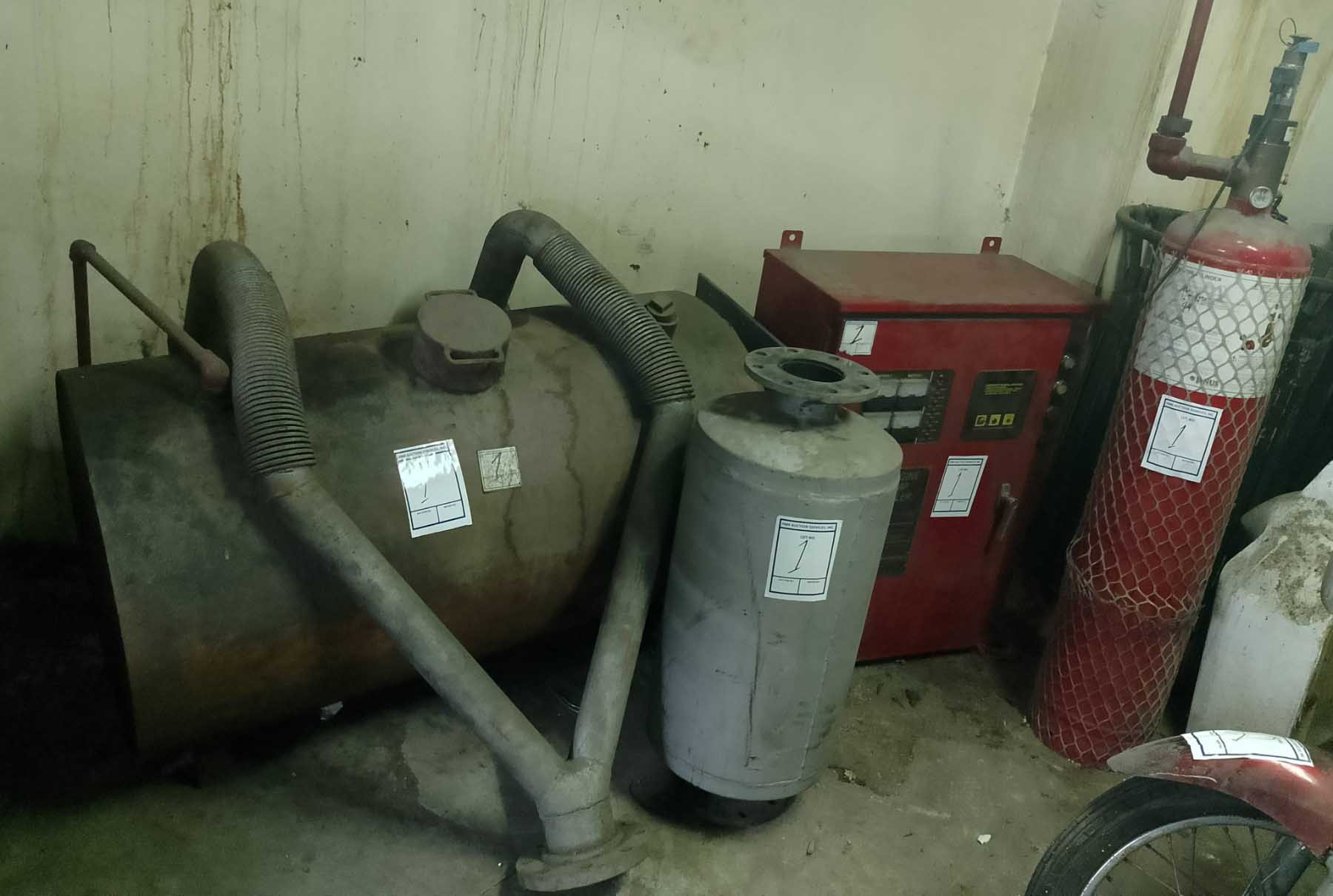 Diesel Fire Pump Day Tank, Exhaust Pipes Muffler and Control Panel / 1 ...