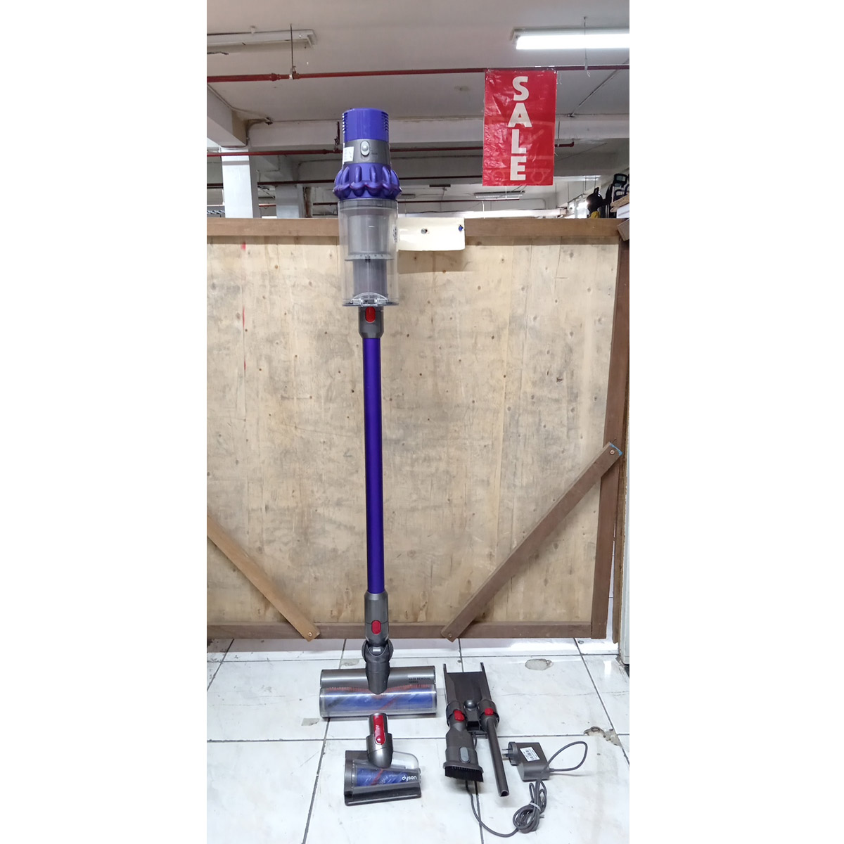 Dyson Cordless Stick Vacuum Cleaner SV27 | HMR Shop N' Bid