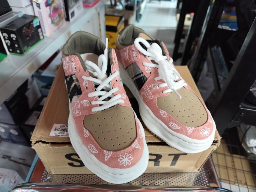 Shoes Rubber Adult 26cm | HMR Shop N' Bid