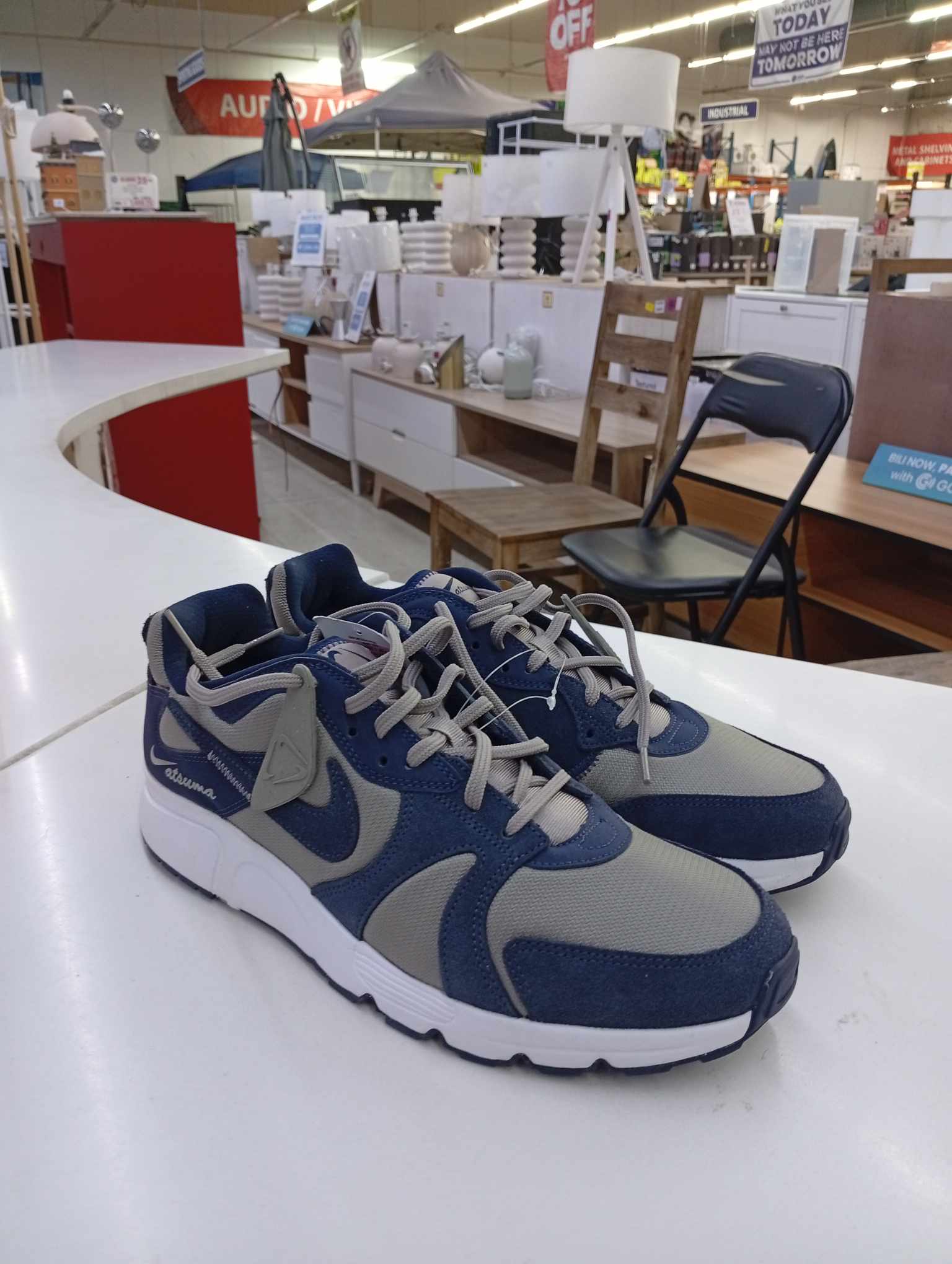 Adult Shoes | HMR Shop N' Bid