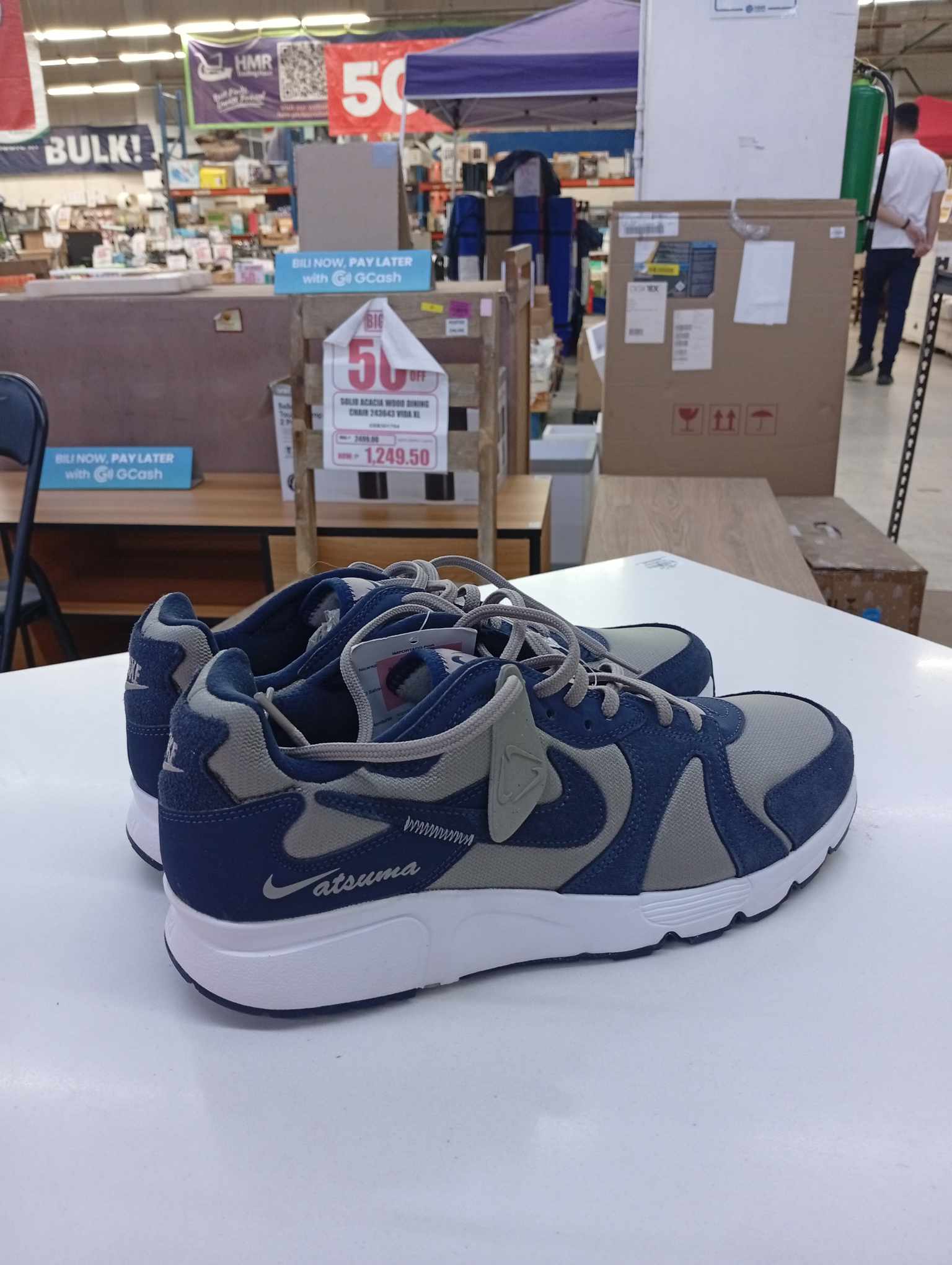 Adult Shoes | HMR Shop N' Bid