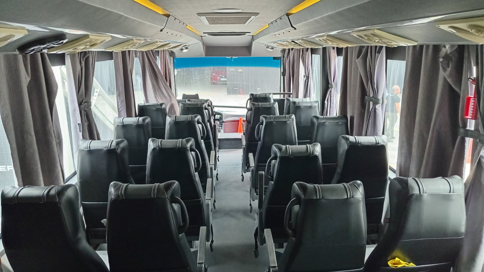 Mercedes-Benz OF-917 Midi Bus Details | HMR Shop N' Bid