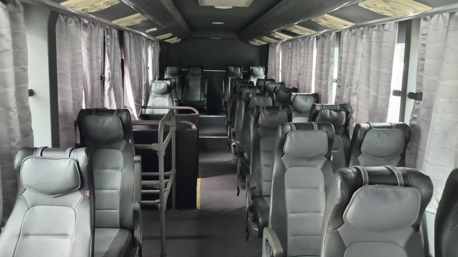 Mercedes-Benz OF-917 Midi Bus Details | HMR Shop N' Bid