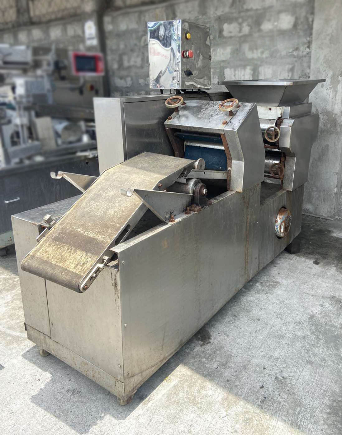 Siomai Machine Triple Row, with Wrapper Maker and Conveyor Set — Lot 7 ...