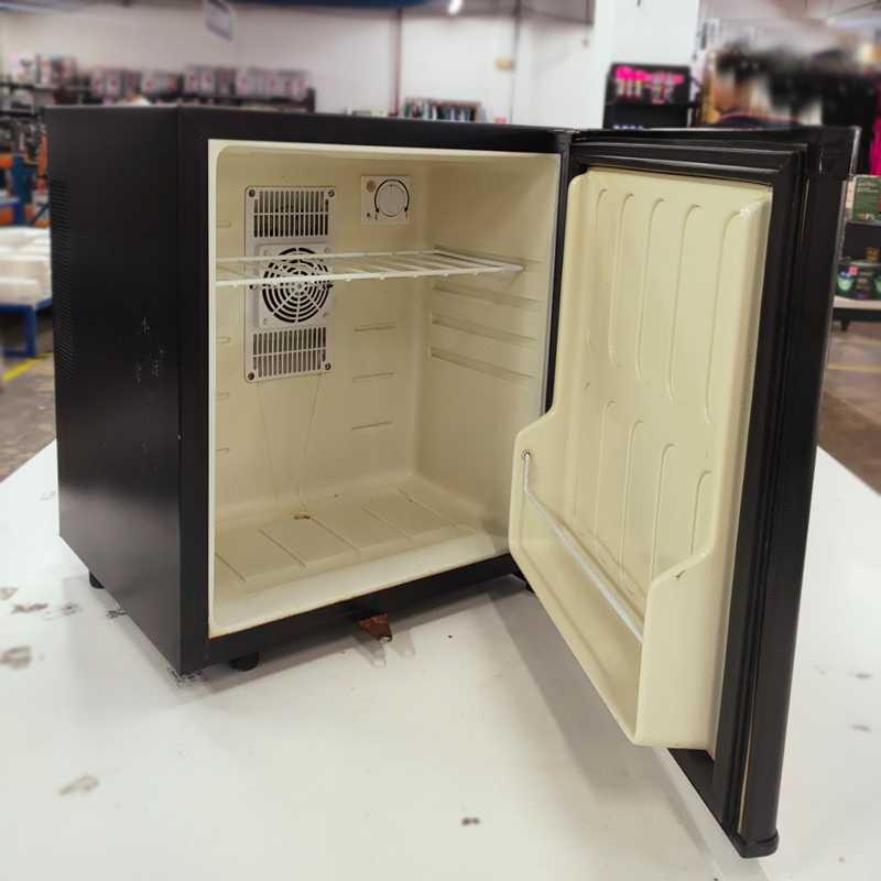 Fuxin Mini Fridge Used | HMR Shop N' Bid