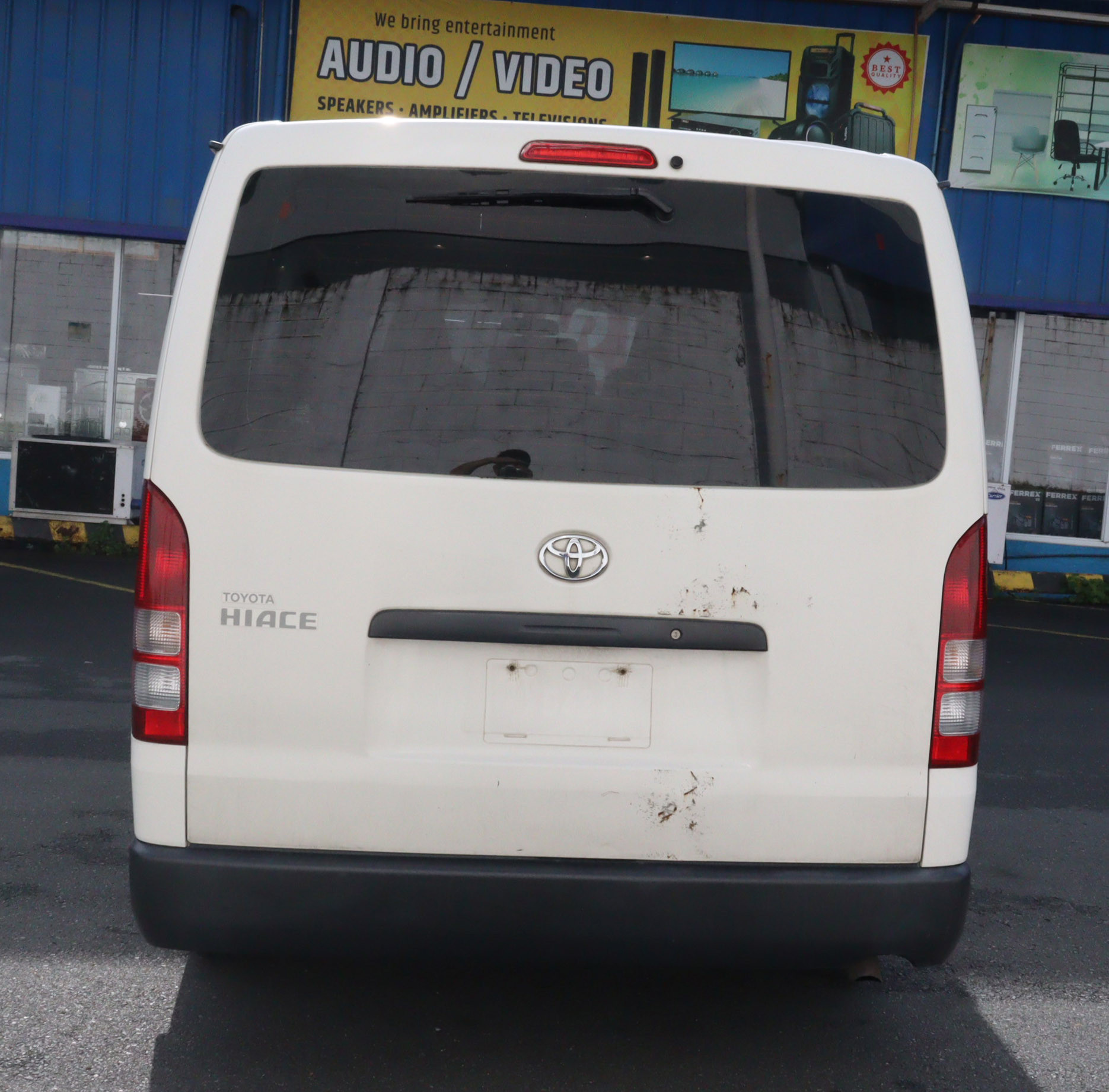 2017 Toyota Hi Ace Commuter Van - 2017 Toyota Hi Ace Commuter Van | HMR ...