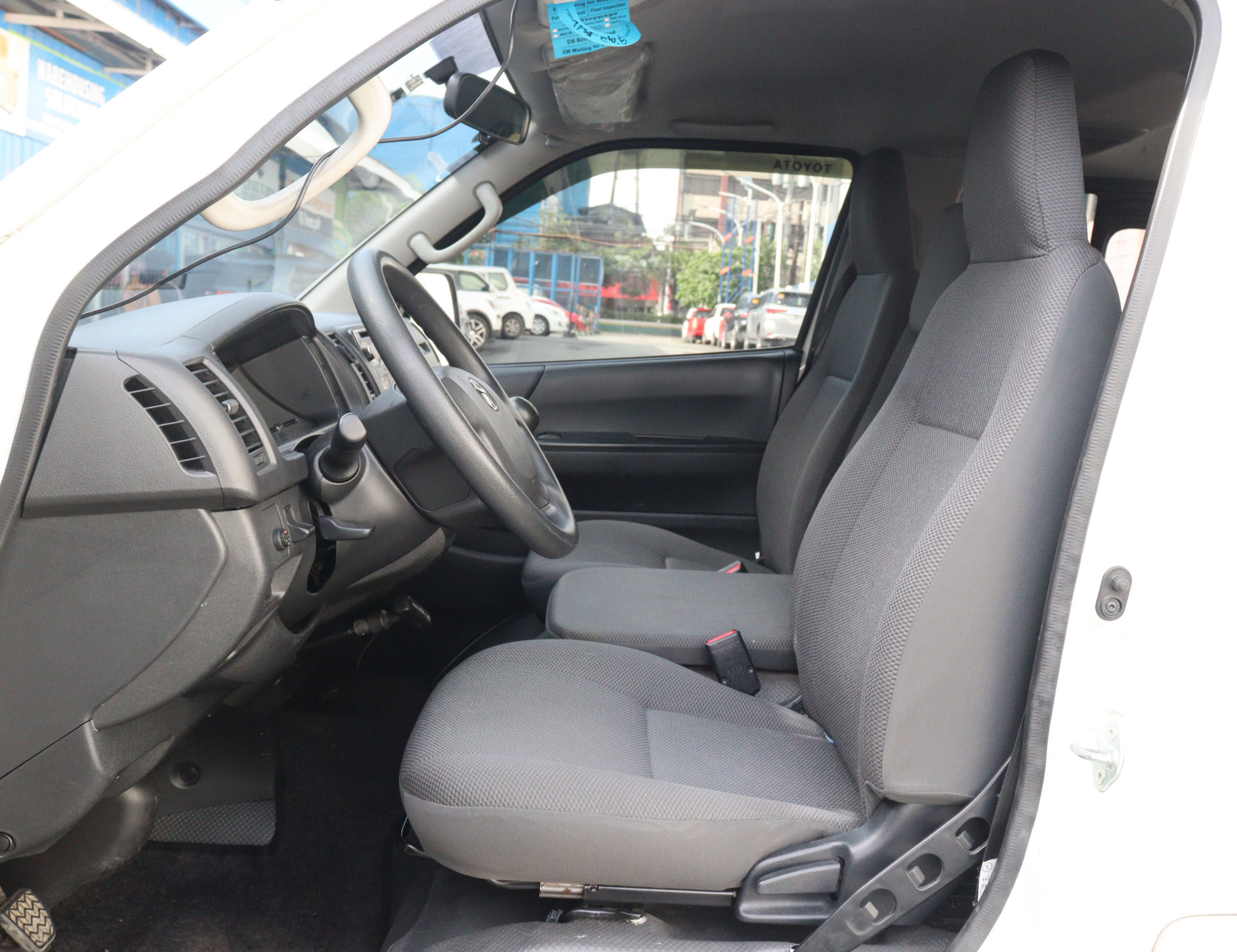 2017 Toyota Hi Ace Commuter Van - 2017 Toyota Hi Ace Commuter Van | HMR ...