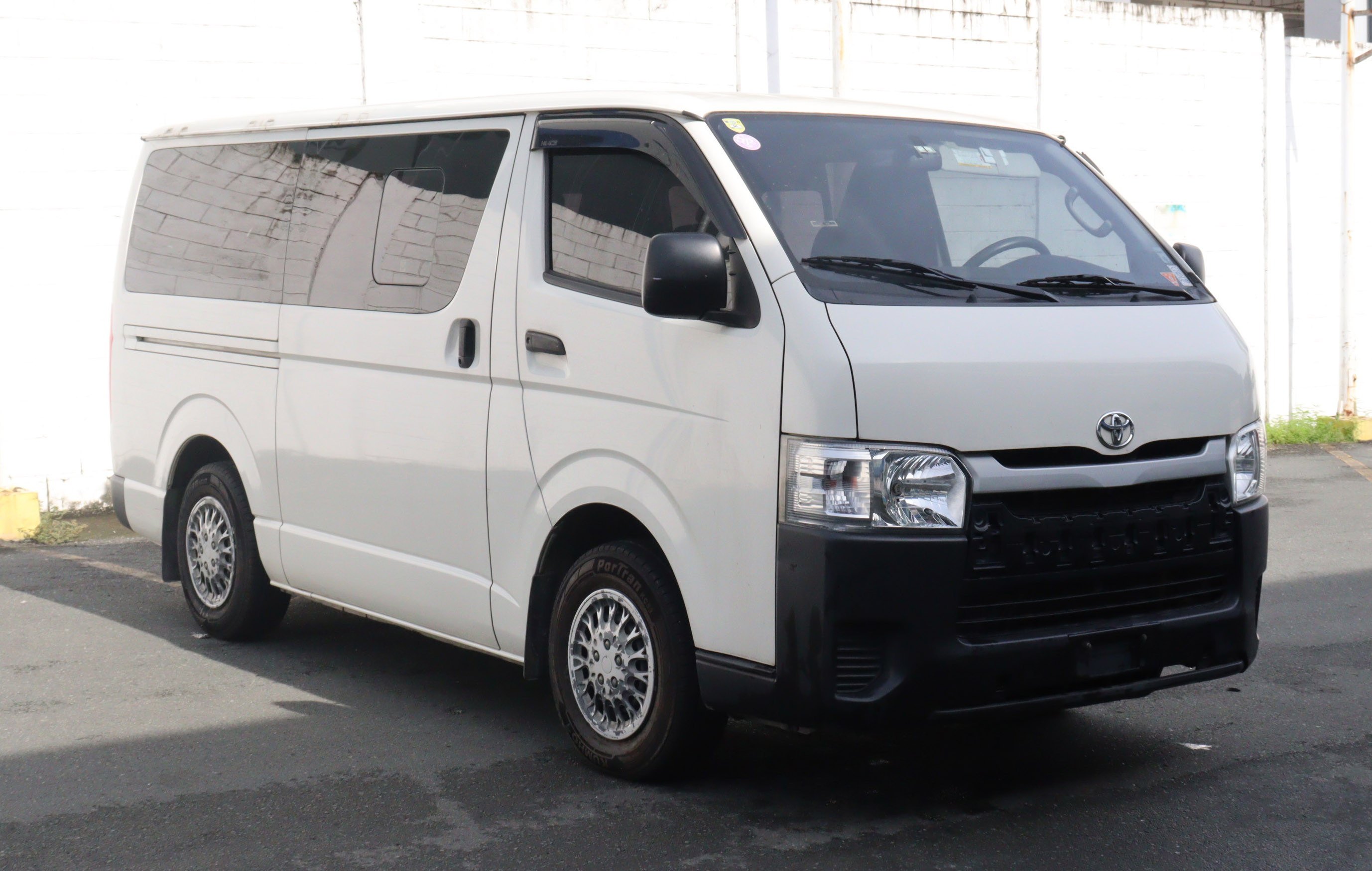 2017 Toyota Hi Ace Commuter Van - 2017 Toyota Hi Ace Commuter Van | HMR ...