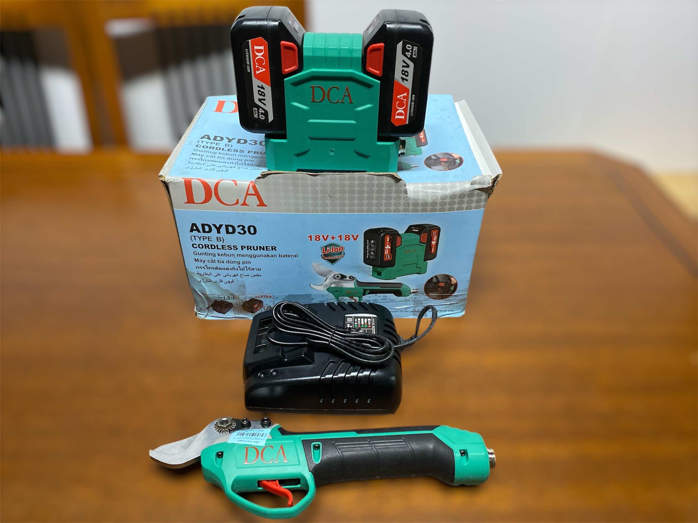 DCA Cordlesss Pruner 18v with 2 Battery and Charger ADYD30 | HMR Shop N ...