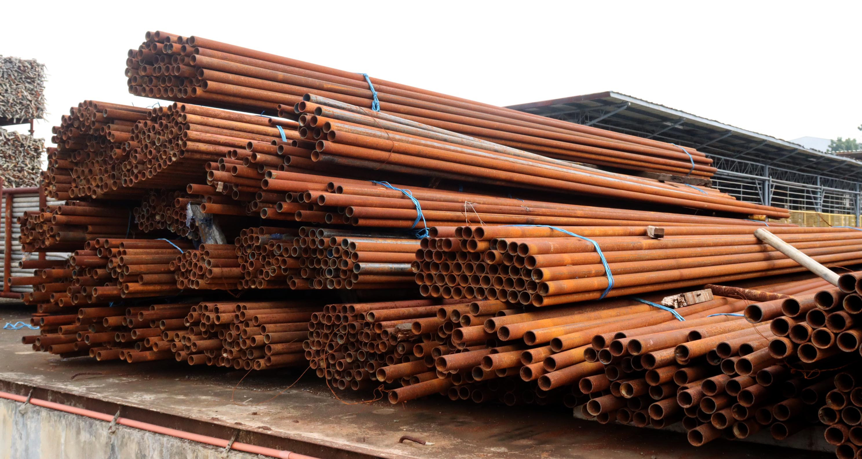 38 Bundles Assorted Metal Pipes (1 Lot) - 38 Bundles Assorted Metal ...