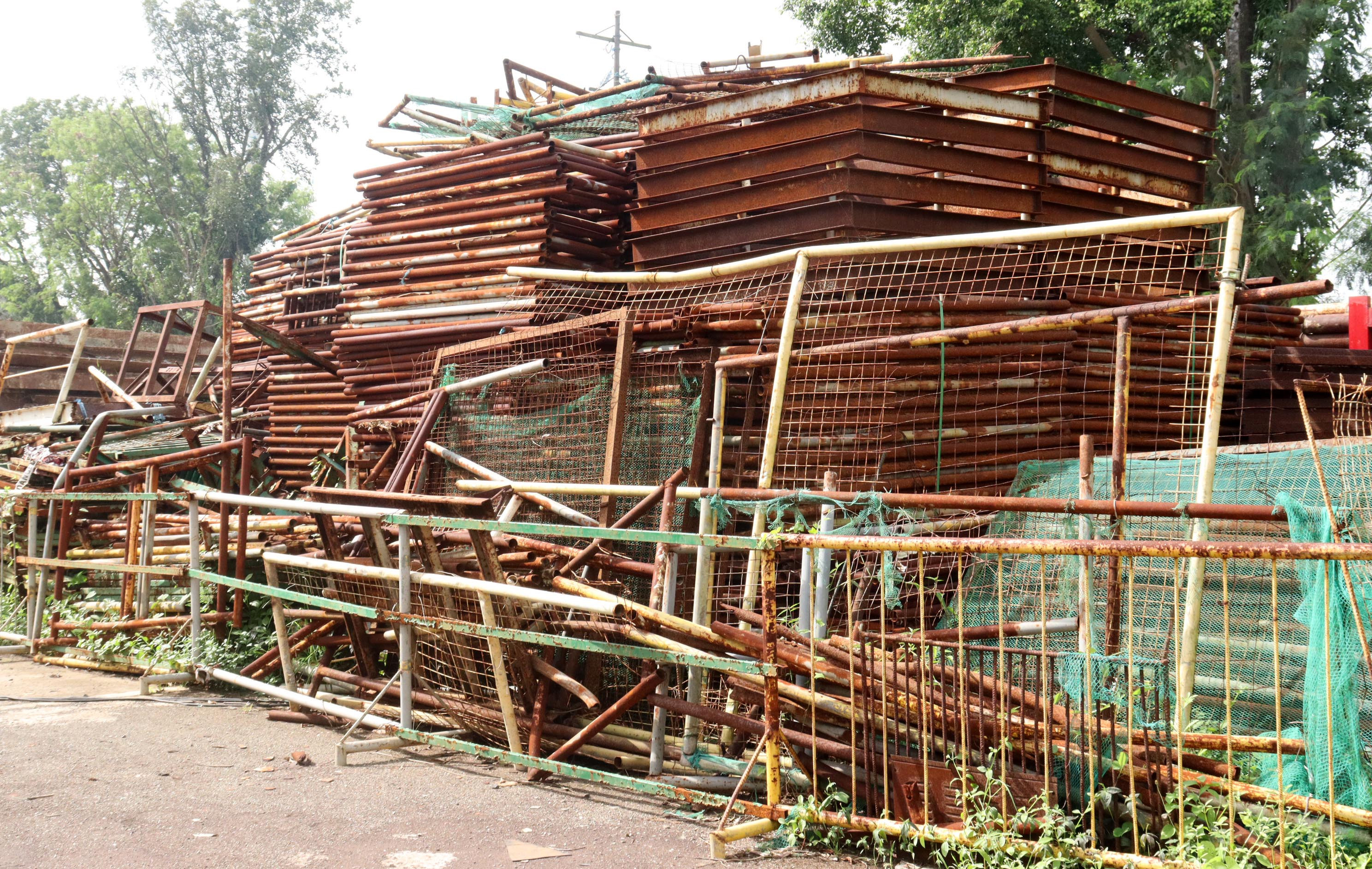 Scaffold Parts, Metal Fence, Metal Pipes and Assorted Metal Scrap (1 ...