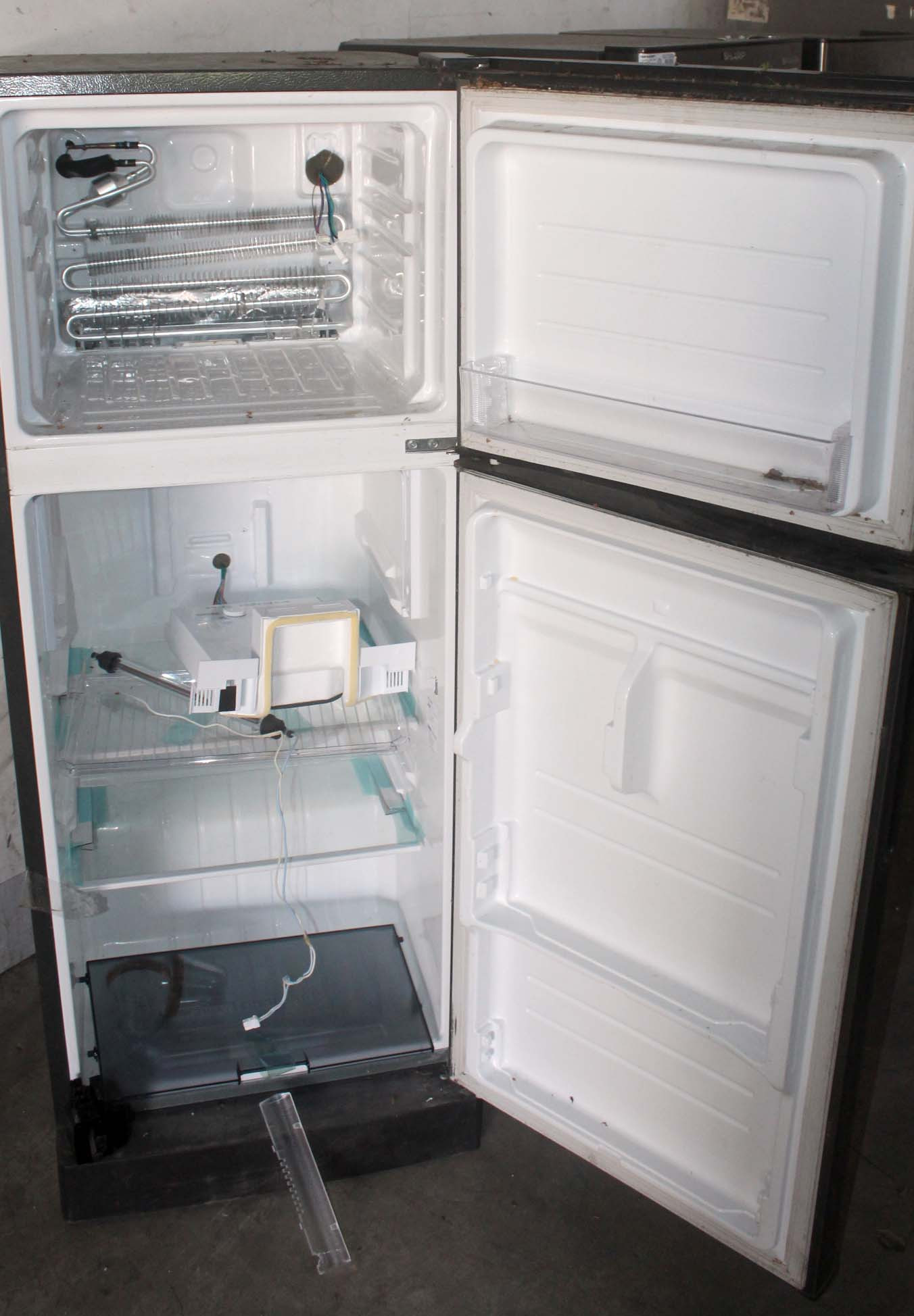 Sharp 6.9 cu.ft 2 Door Refrigerator SJ-FTS07AVS-SL — Lot 5 | HMR Shop N ...